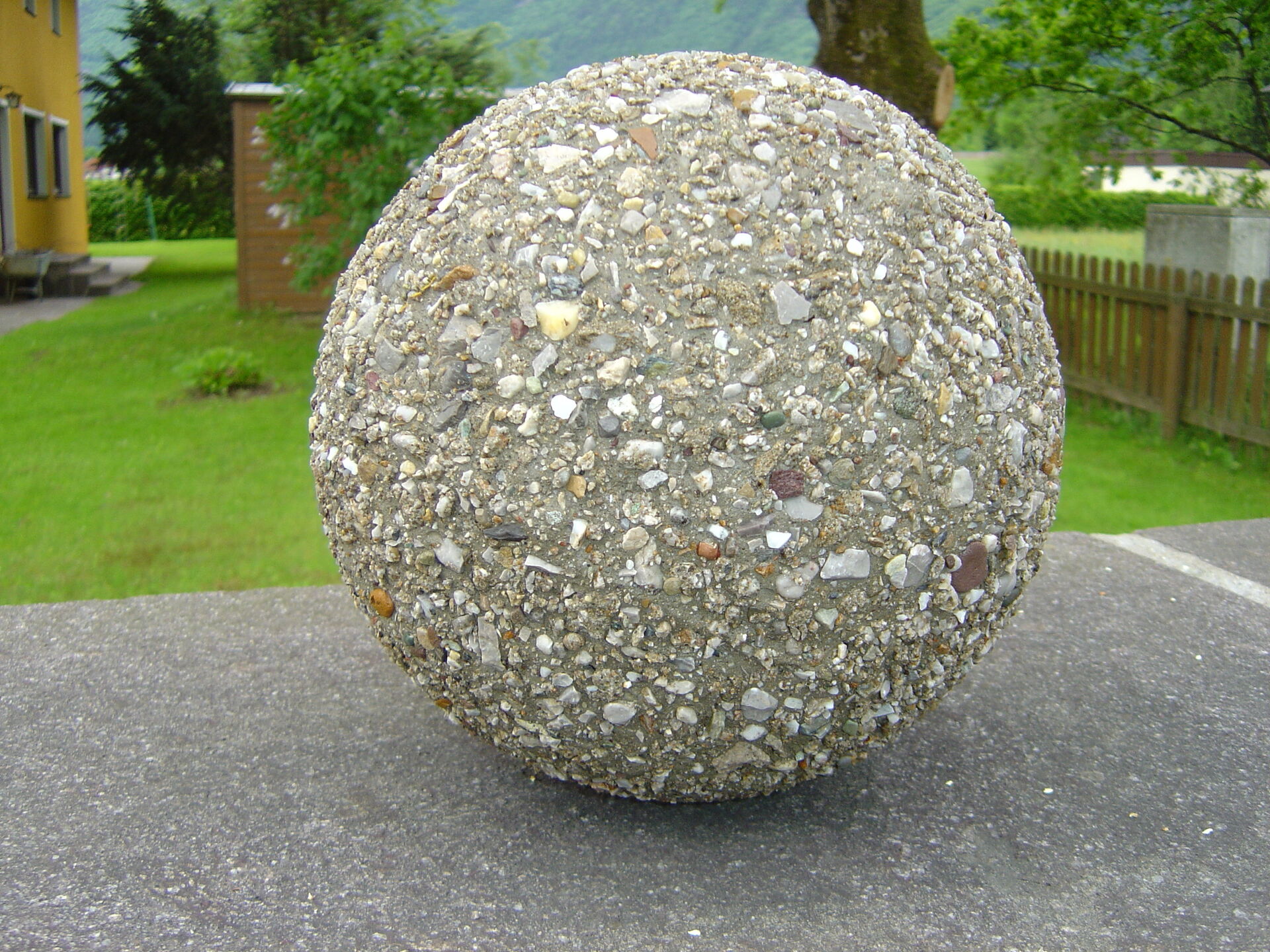 Zierkugeln - Gartengestaltung - Naturstein in allen Varianten ...